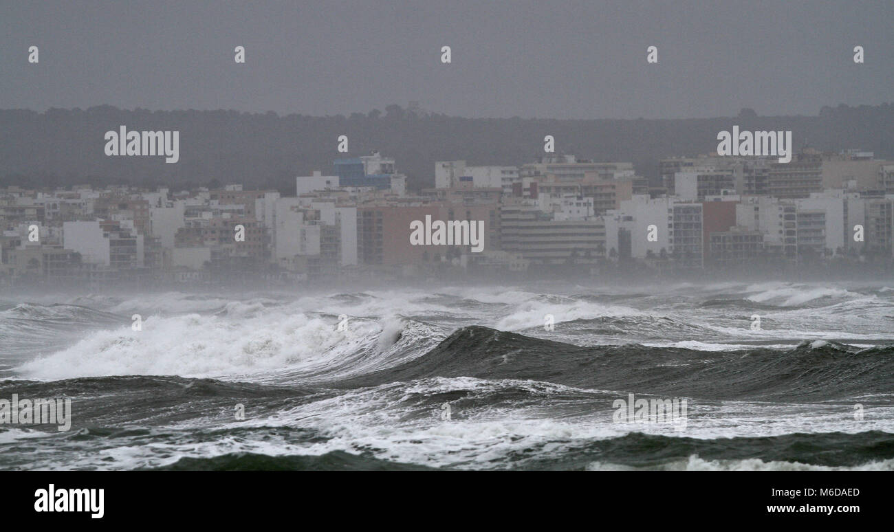 Palma, Balearic Islands, Spain. 11th Dec, 2017. The storm Ana, a very ...
