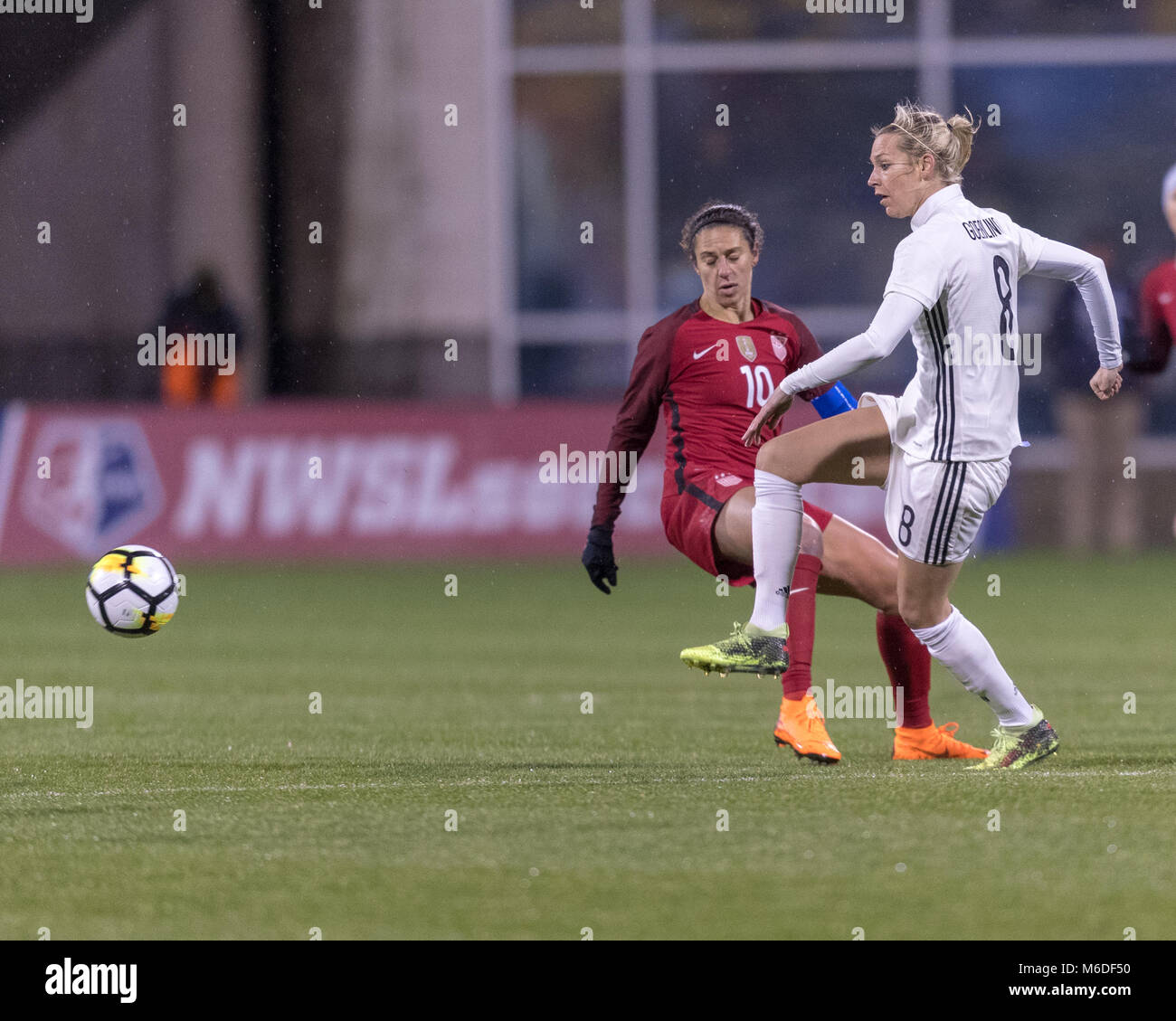 German MF Lena Goeßling Breaks up the US attack Stock Photo - Alamy