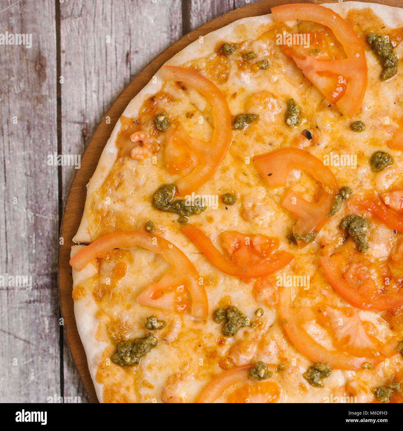 Pizza full view hi-res stock photography and images - Alamy