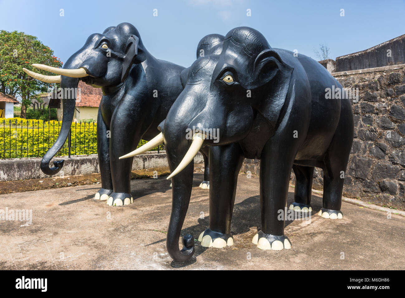Life size elephant sculpture hi-res stock photography and images - Alamy