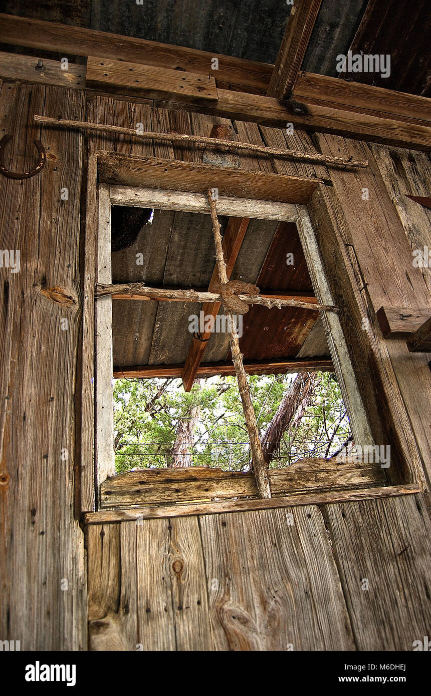 Window in an old vintage building Stock Photo - Alamy
