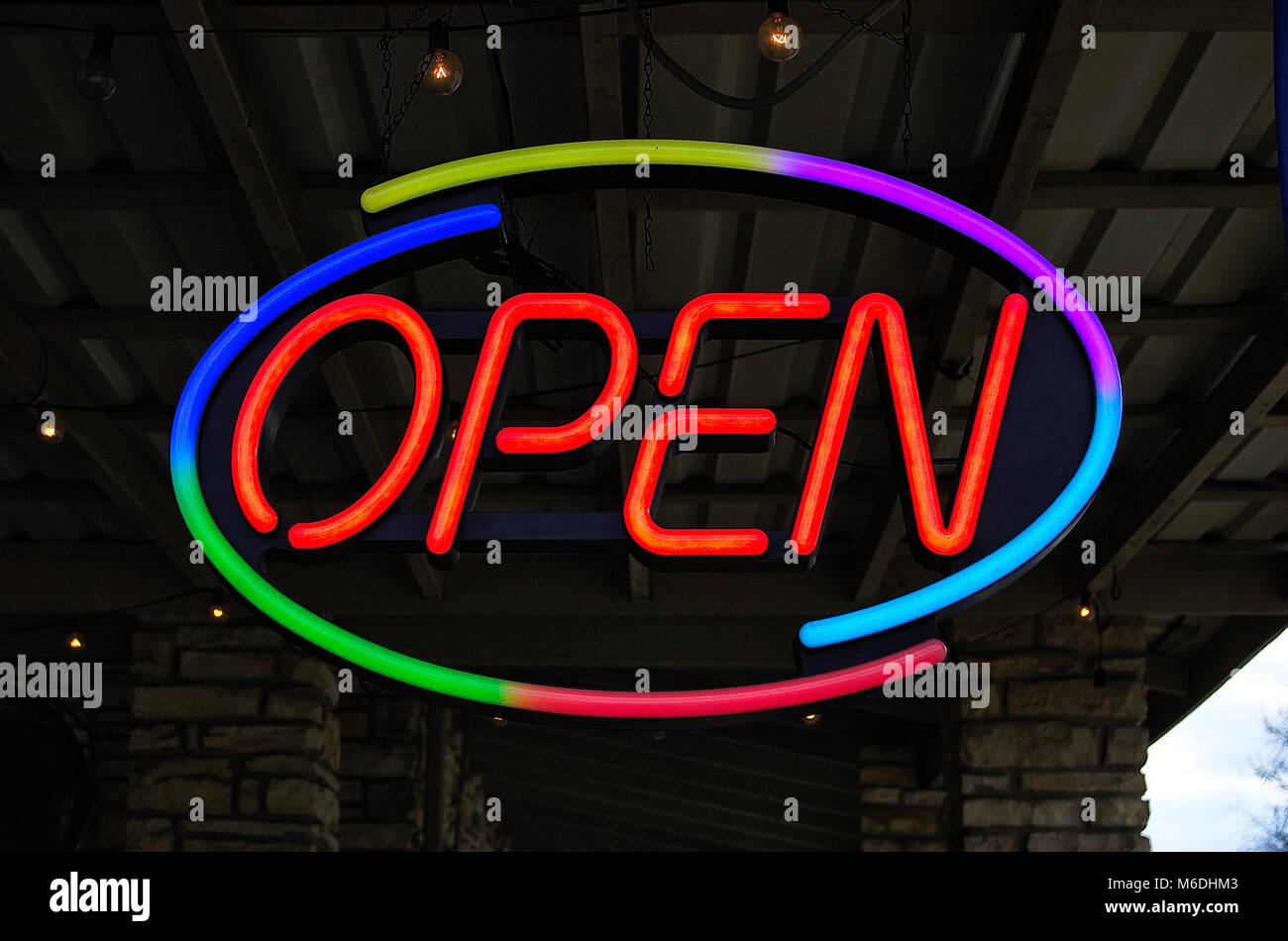 Open sign in front hi-res stock photography and images - Alamy