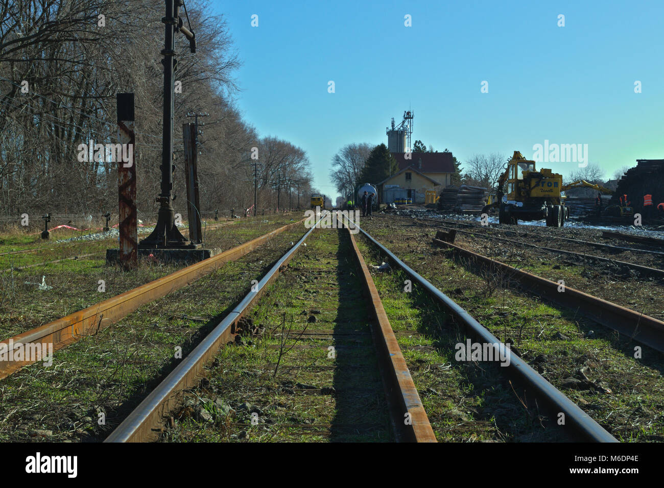 Empty railroad hi-res stock photography and images - Alamy