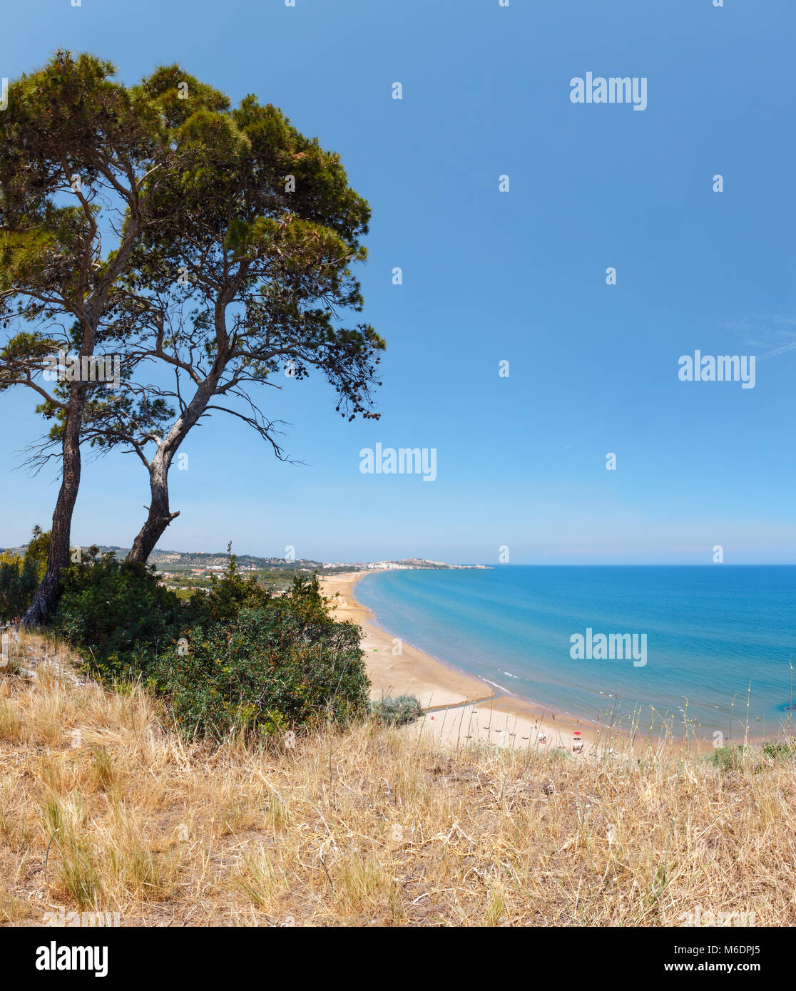Summer Lido di Portonuovo Adriatic sea beach view (Vieste, Gargano ...