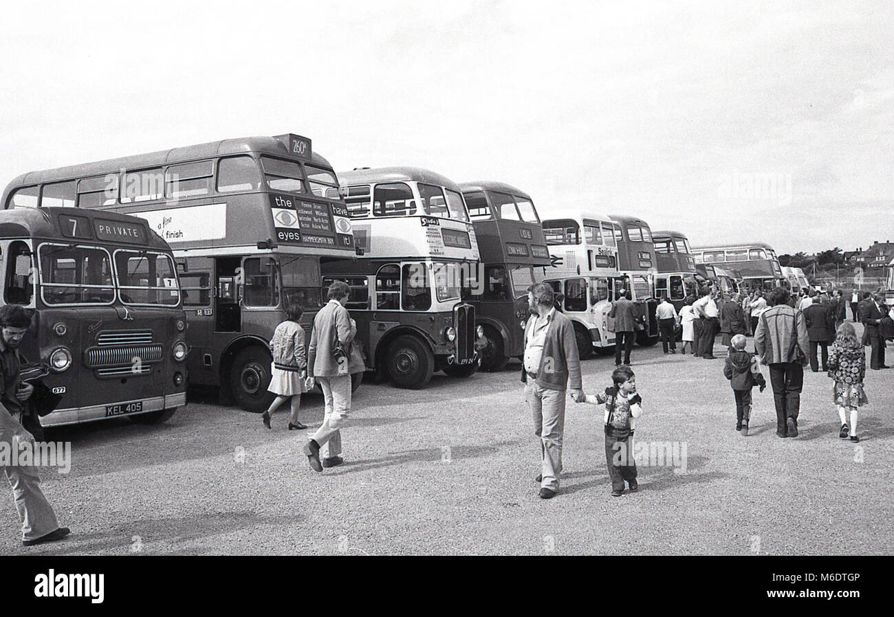 Children on buses black and white hi-res stock photography and images ...
