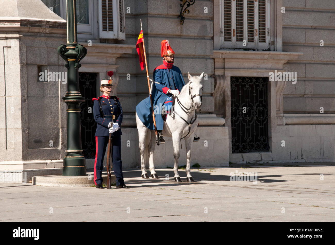 Guards in front of the Royal Palace of Madrid, Spain Stock Photo - Alamy