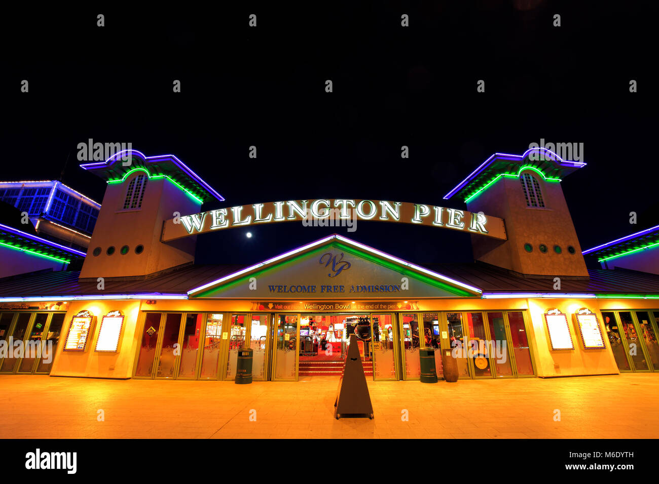 Amusement pier in great yarmouth hi-res stock photography and images ...