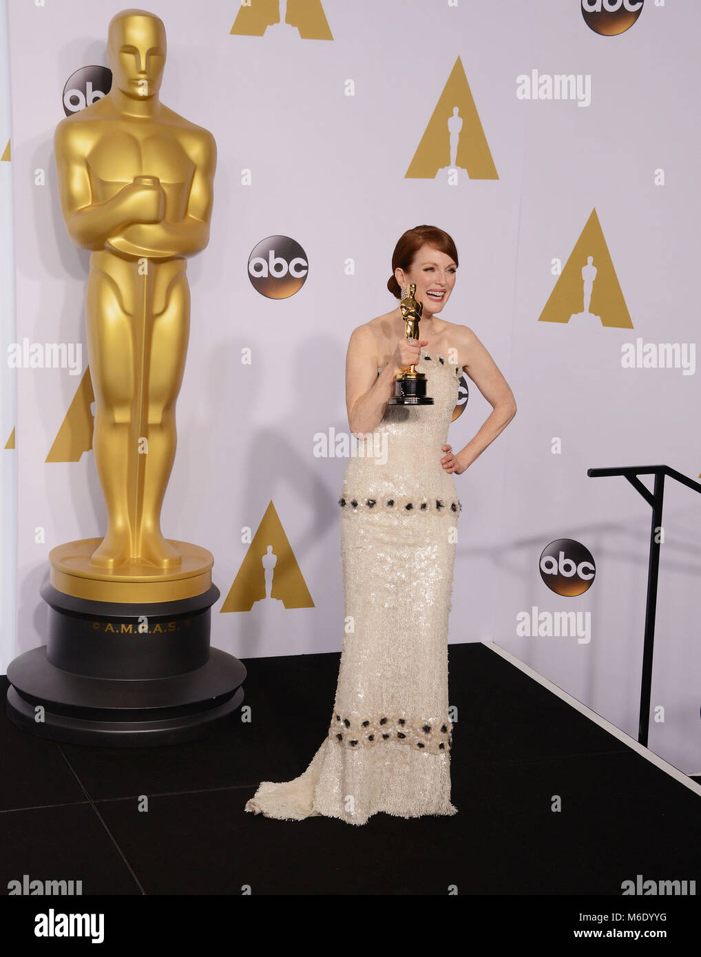 Julianne Moore 061 At The 87th Annual Oscars Ceremony At The Dolby