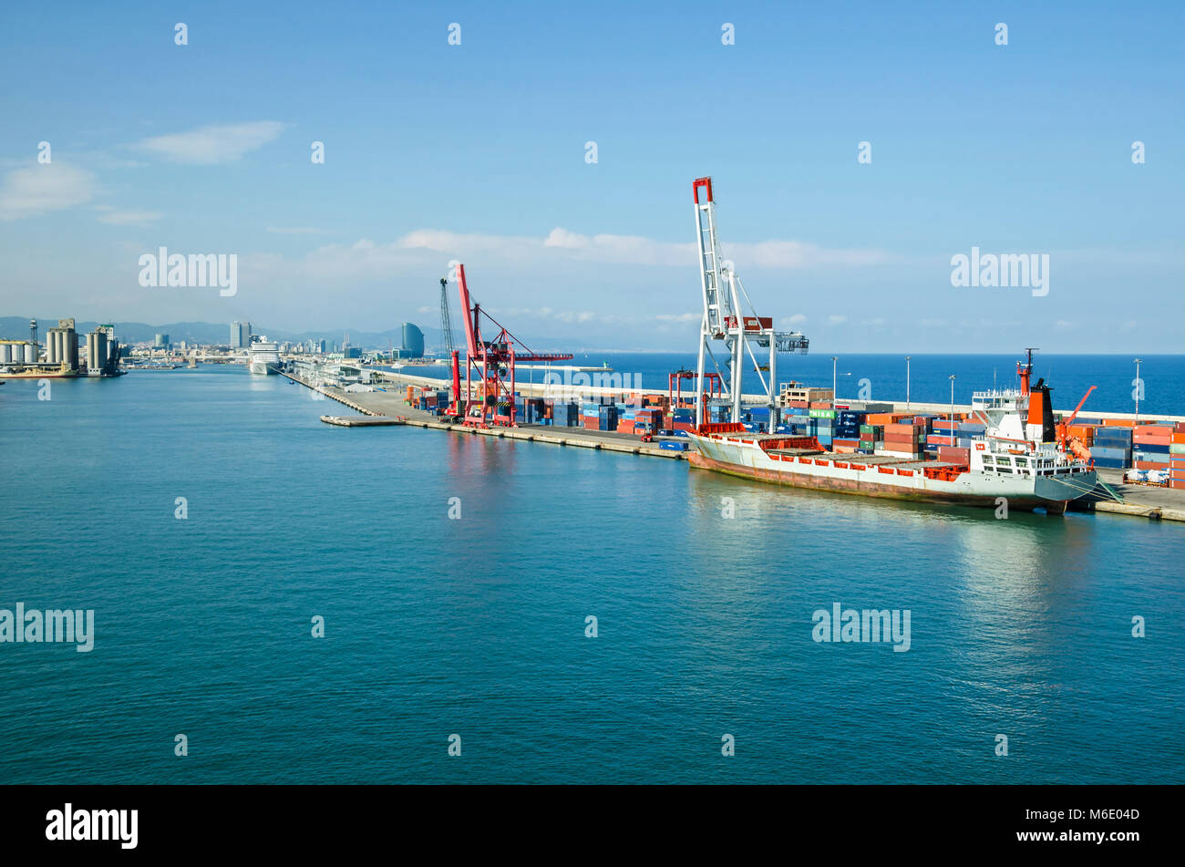 Barcelona cruise port terminal hi-res stock photography and images - Alamy