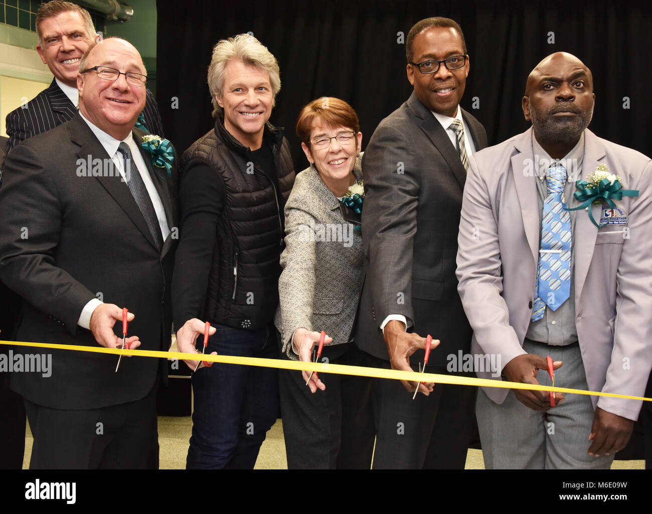 Project HOME, SEPTA and City of Philadelphia Ribbon Cutting on New Hub ...