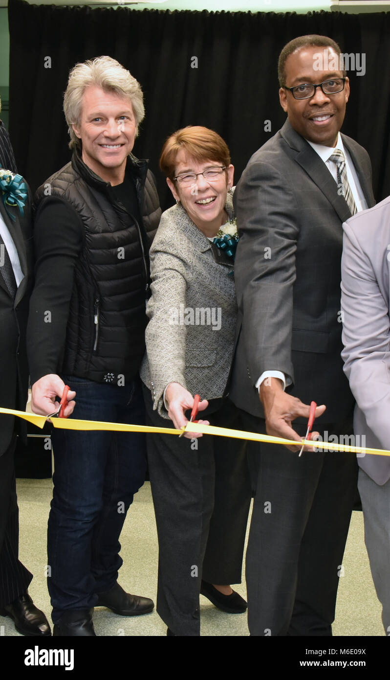 Project HOME, SEPTA and City of Philadelphia Ribbon Cutting on New Hub ...