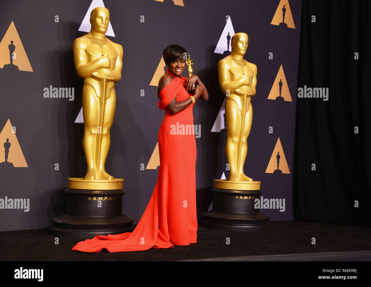 Viola Davis 063 89th Academy Awards ( Oscars ), press room at the Dolby ...