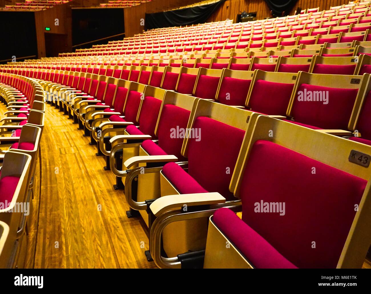 Auditorium seating hi-res stock photography and images - Alamy