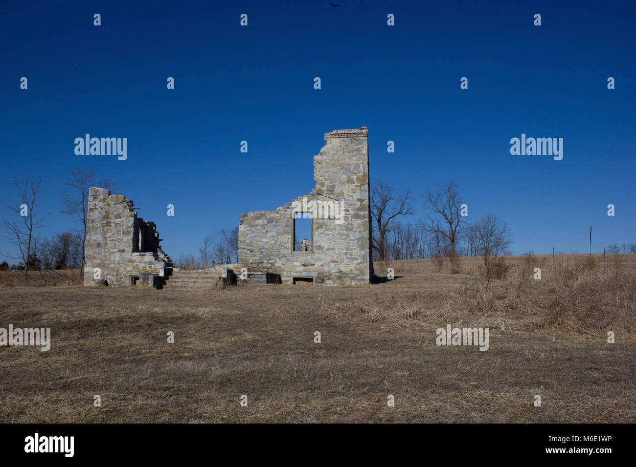Ruins of a building at Schoolhouse Ridge South Stock Photo - Alamy