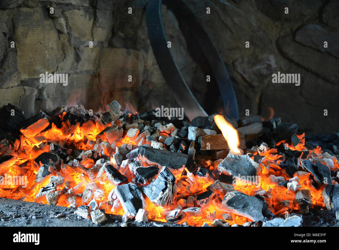 Iron hoops mast hi-res stock photography and images - Alamy