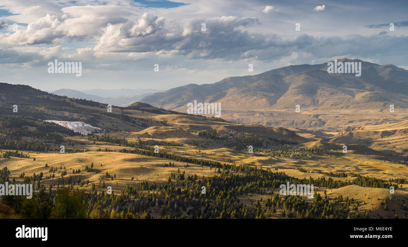 Fall colors in Mammoth Hot Springs Stock Photo - Alamy