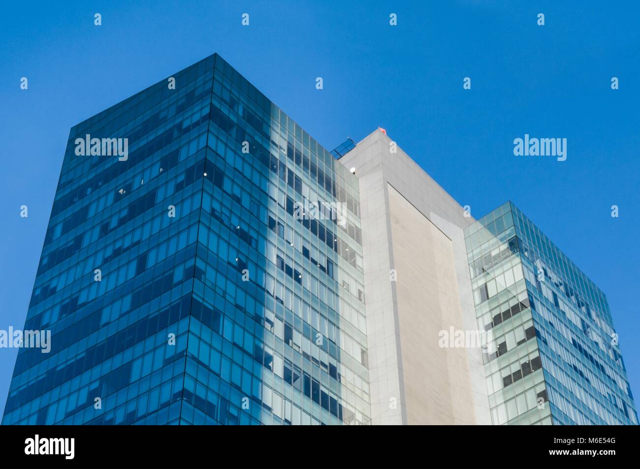 Modern city background hi-res stock photography and images - Alamy
