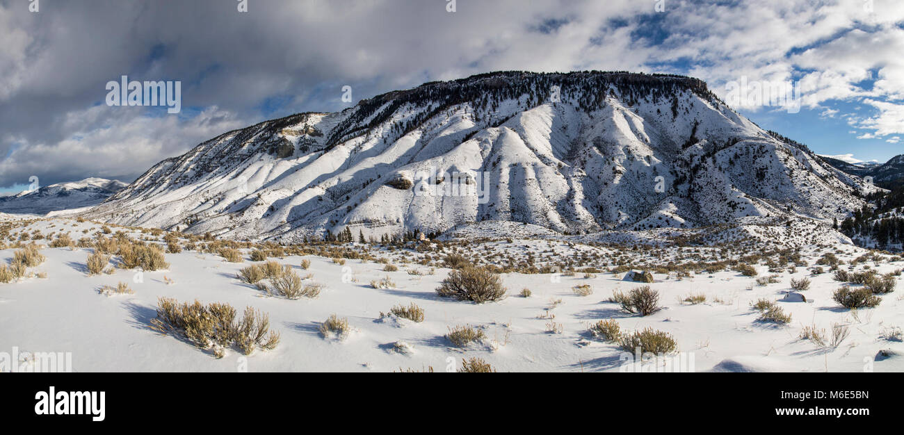 Mount everts hi-res stock photography and images - Alamy