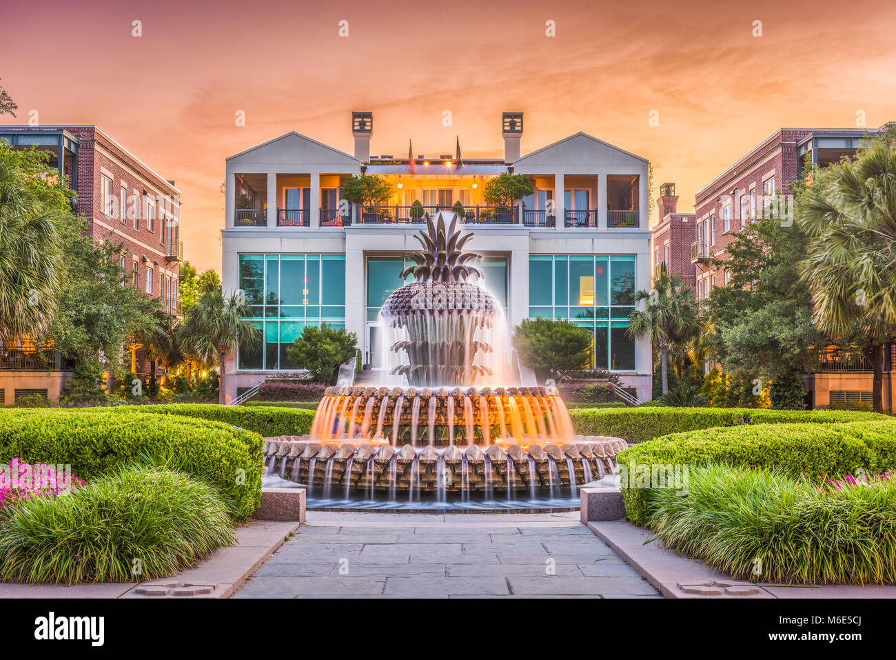 The palm fountain hi-res stock photography and images - Alamy