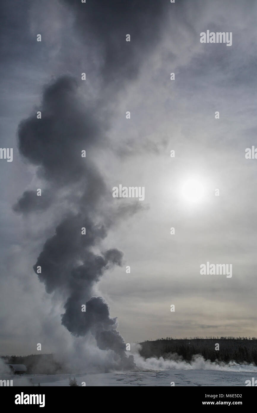 Steam column from Old Faithful Stock Photo - Alamy