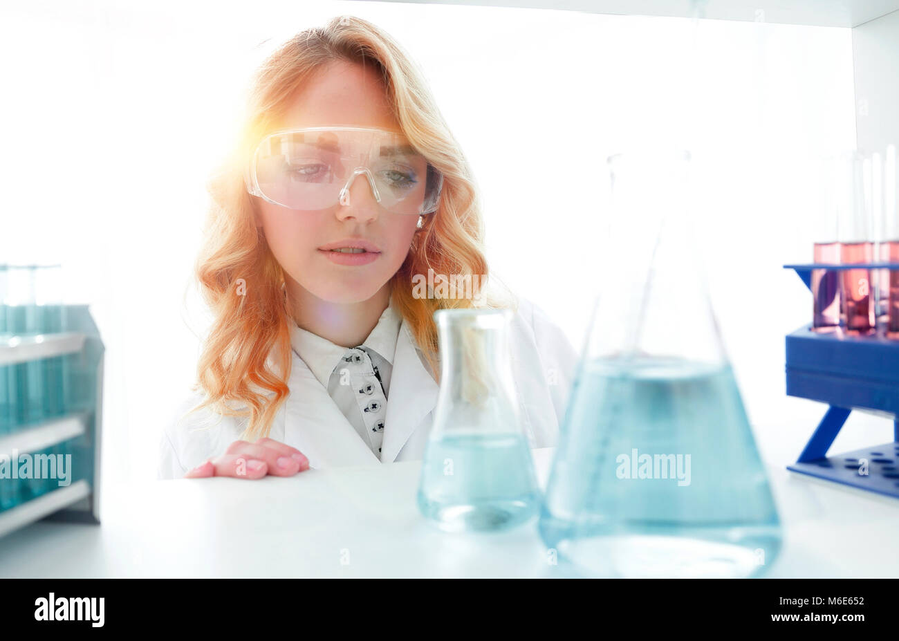 portrait of a woman biologist in the lab Stock Photo - Alamy