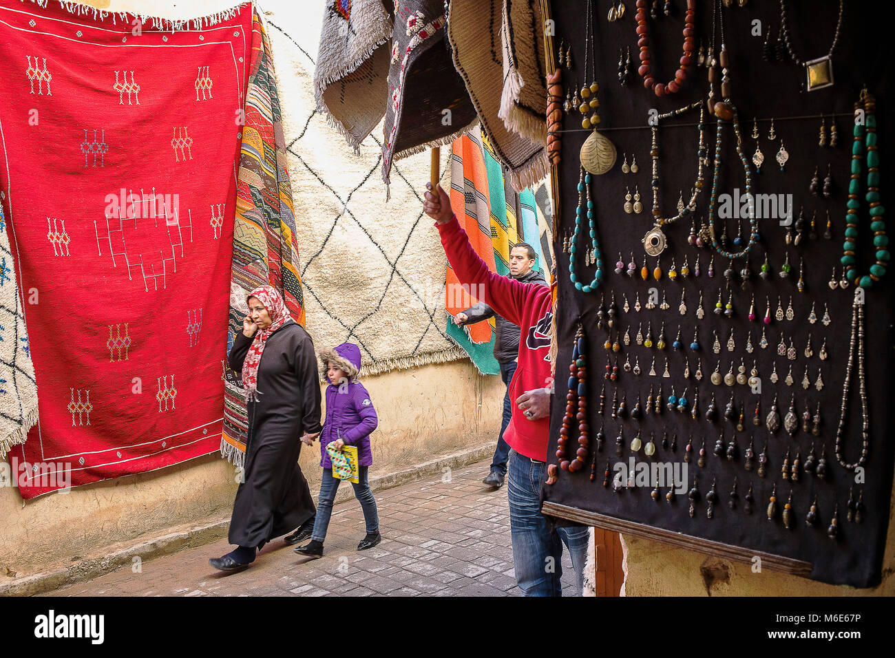 Fes talaa kebira market hi-res stock photography and images - Alamy