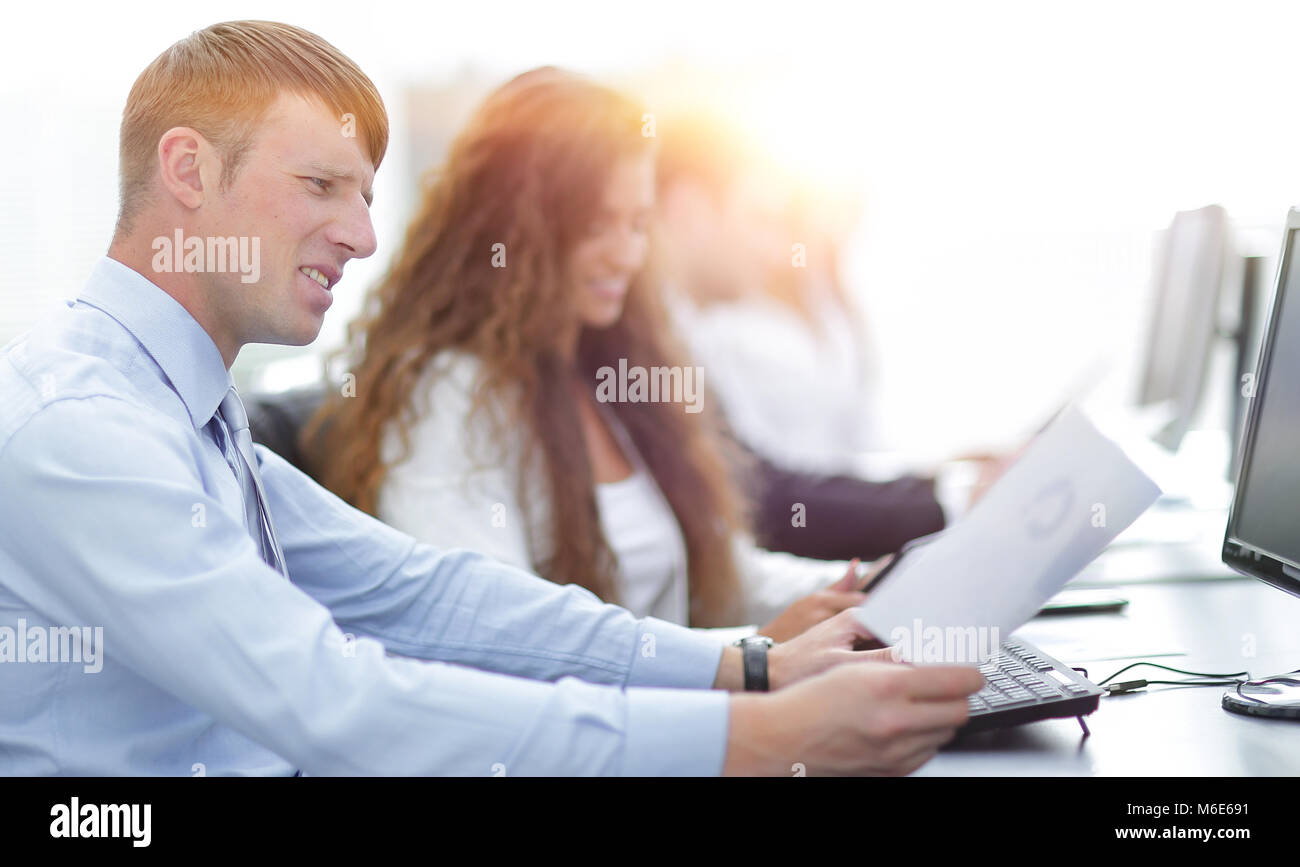 Employee working business charts design hi-res stock photography and ...