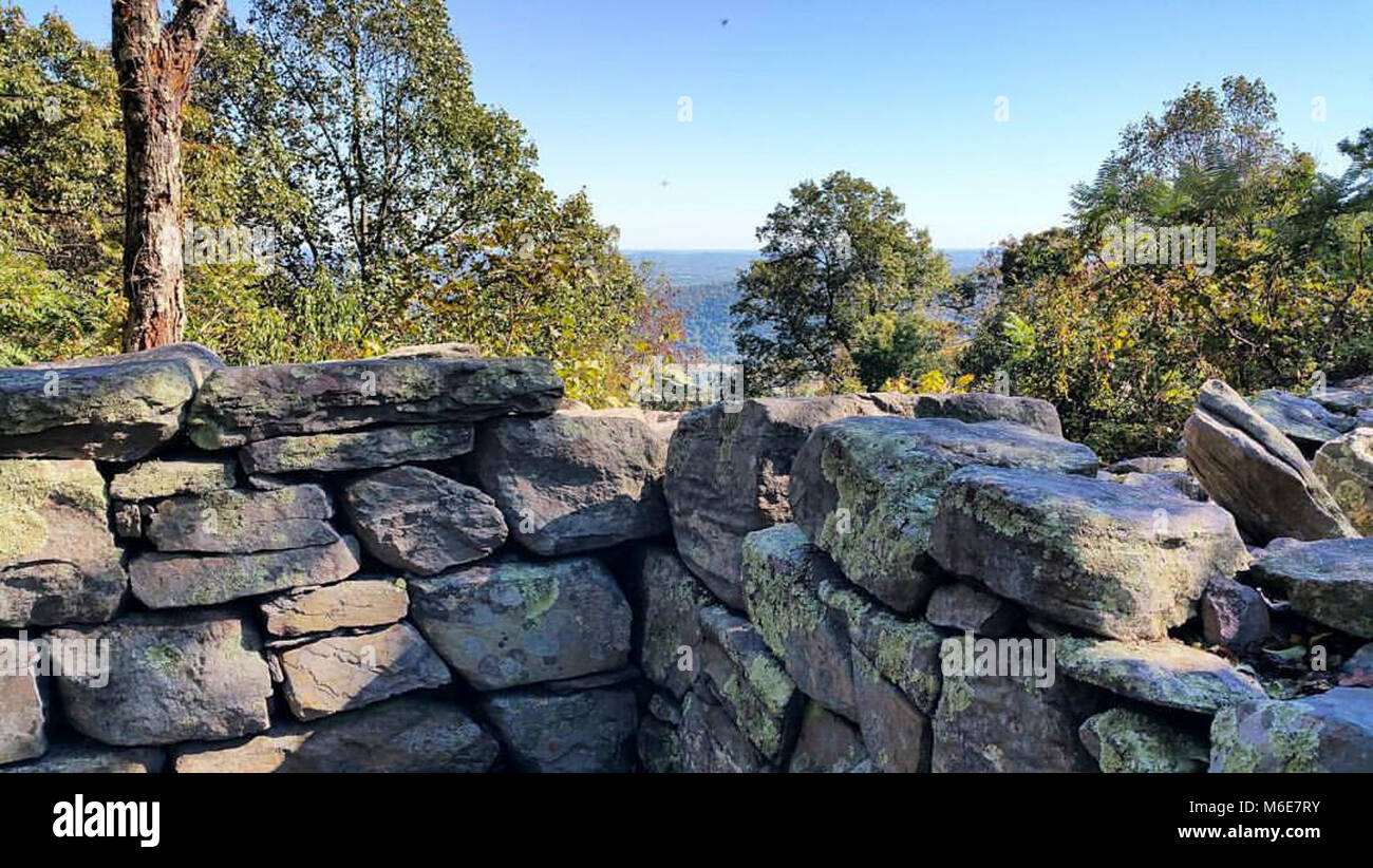 Our official tour starts here, on the Stone Fort trail Stock Photo - Alamy