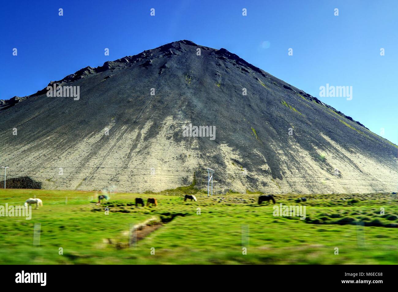 Sleeping volcano hi-res stock photography and images - Alamy