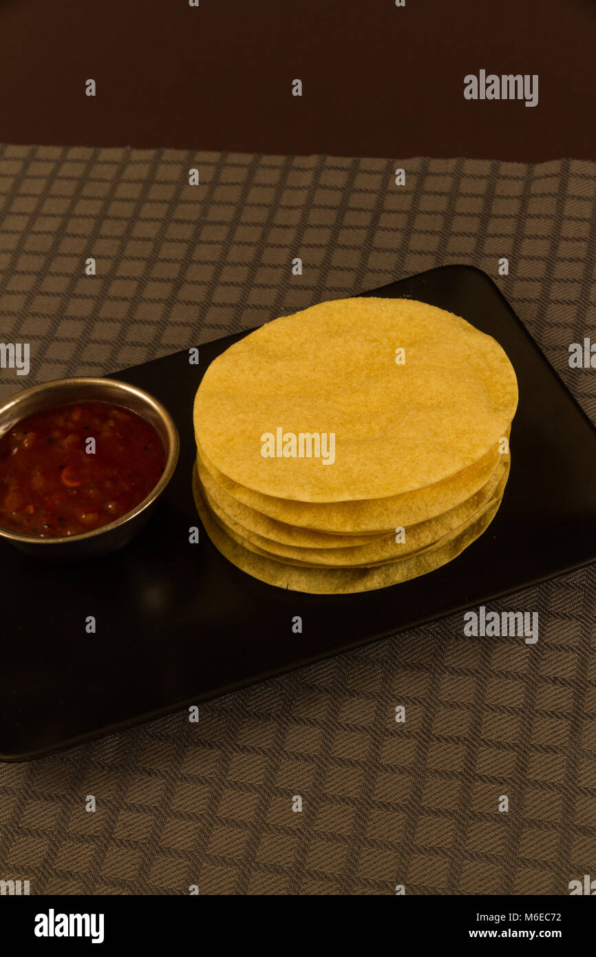 Poppadums Stock Photos & Poppadums Stock Images - Alamy