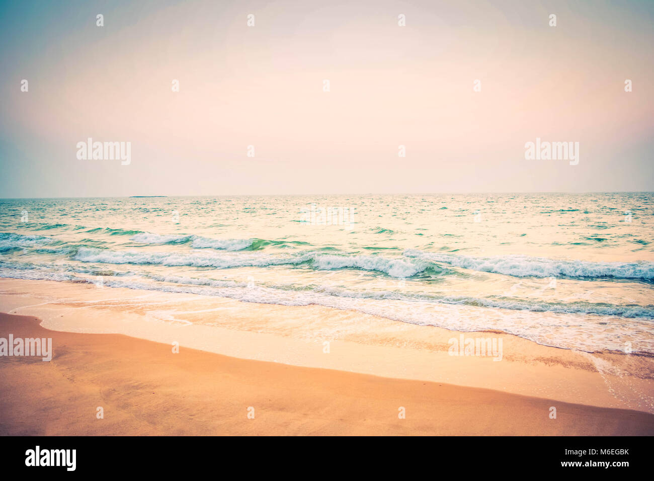 India sea wave hi-res stock photography and images - Alamy