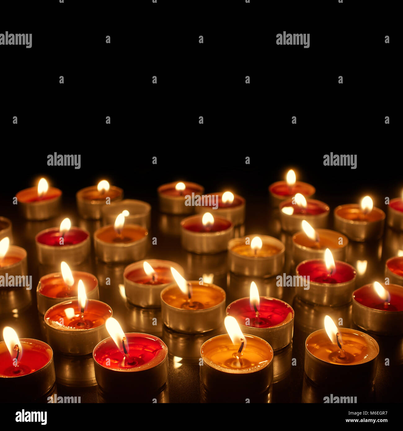 Lots of candles hi-res stock photography and images - Alamy