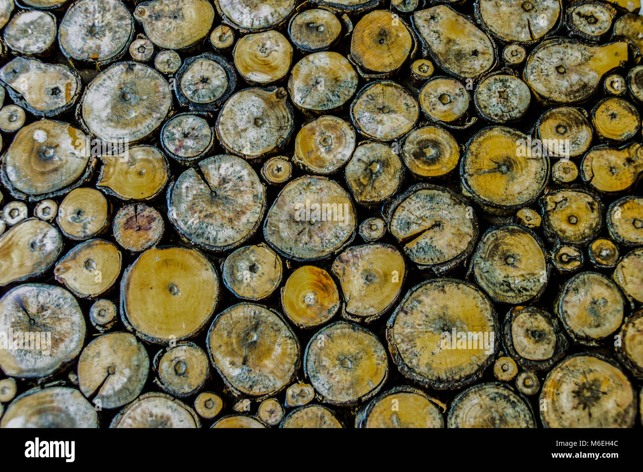 rustic wood tile mosaic pattern, natural wood texture backsplash, bar ...