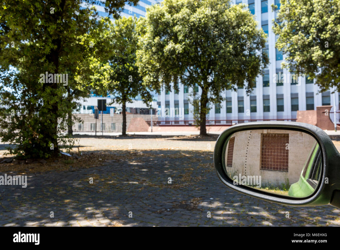 Reflection trees in window car hi-res stock photography and images - Alamy
