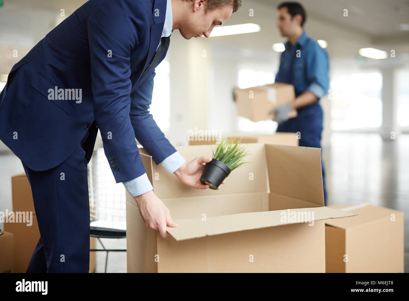Unpacking box hi-res stock photography and images - Alamy