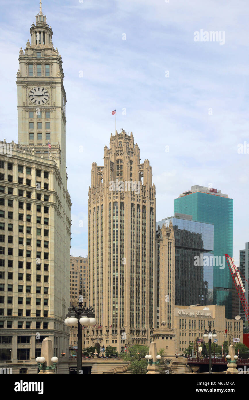 the landmark chicago tribune building chicago illinois Stock Photo - Alamy