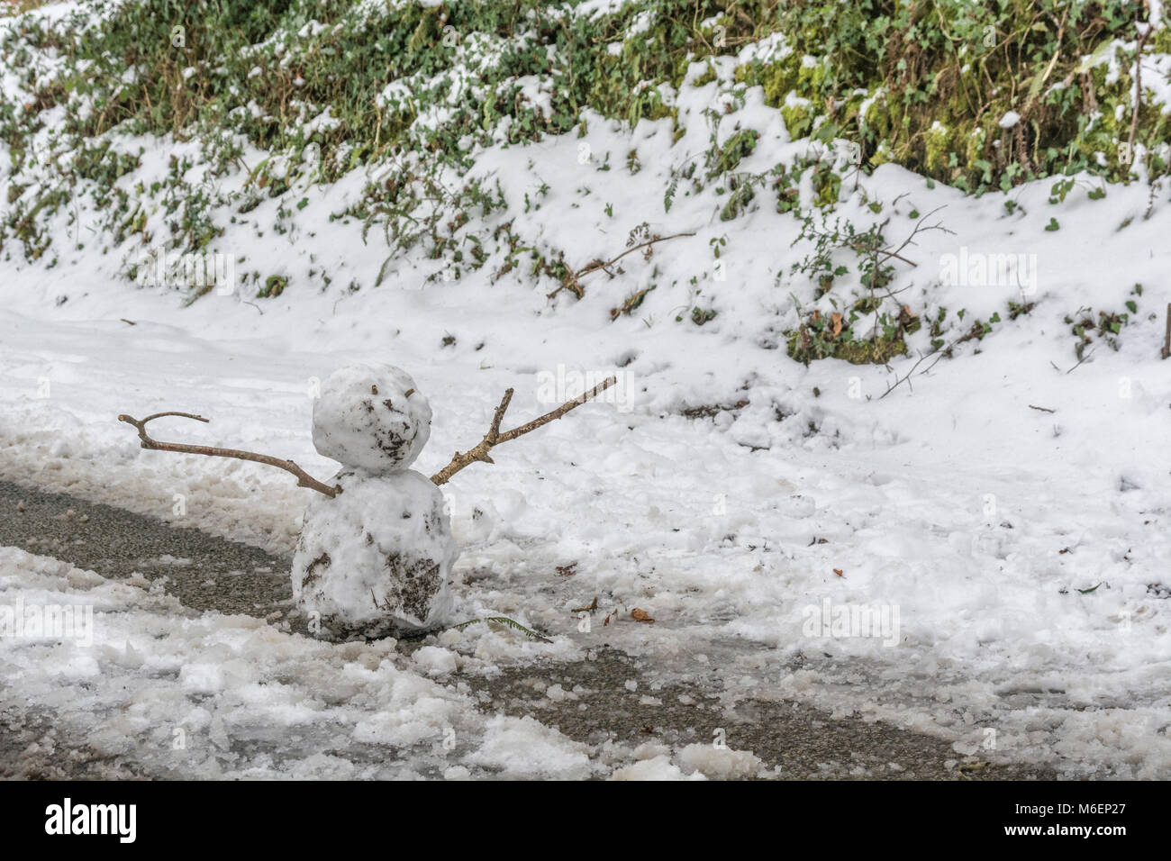 Snowman in middle of country road during the 2018 Beast from the East ...