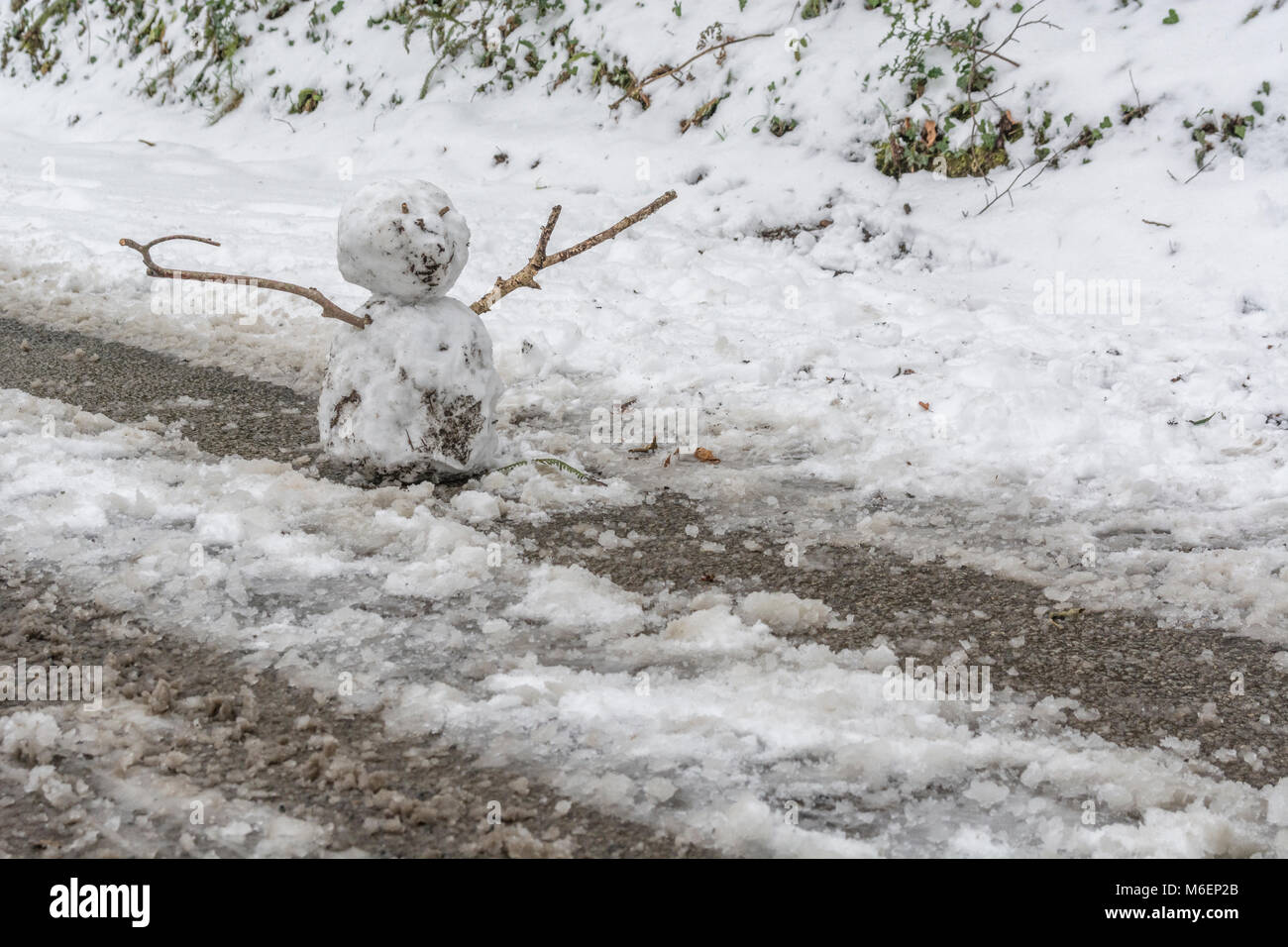 Snowman in middle of country road during the 2018 Beast from the East ...