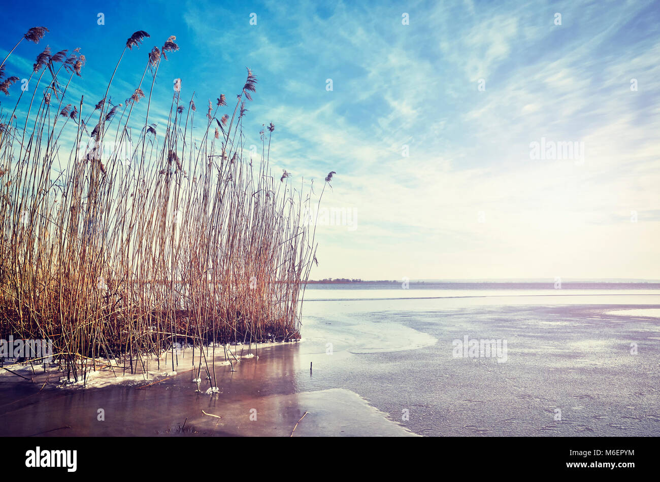 Frozen lake environment hi-res stock photography and images - Alamy