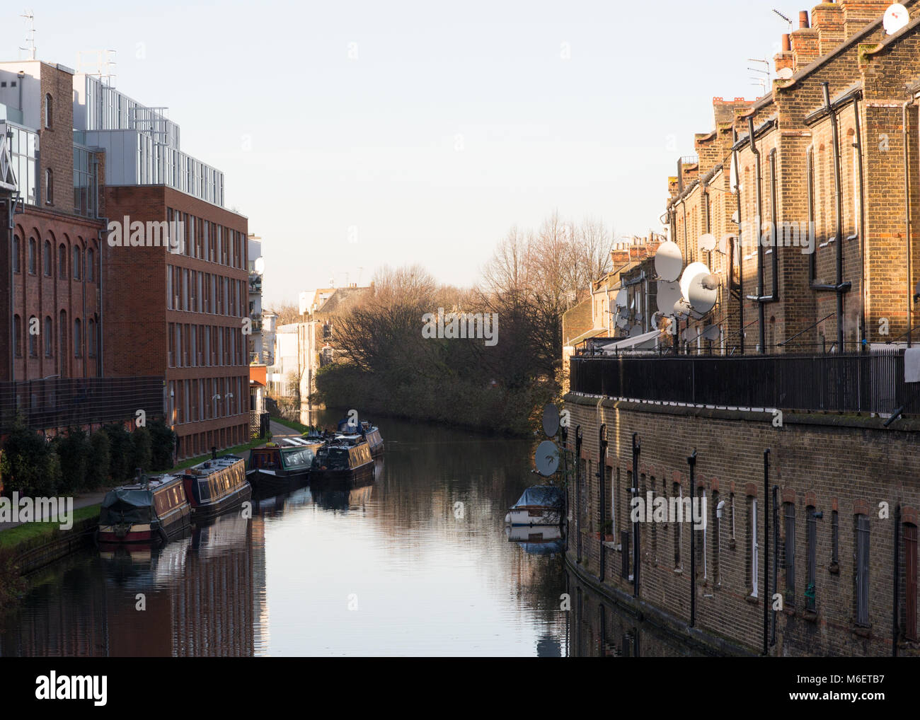 Barge long boat longboat hi-res stock photography and images - Alamy
