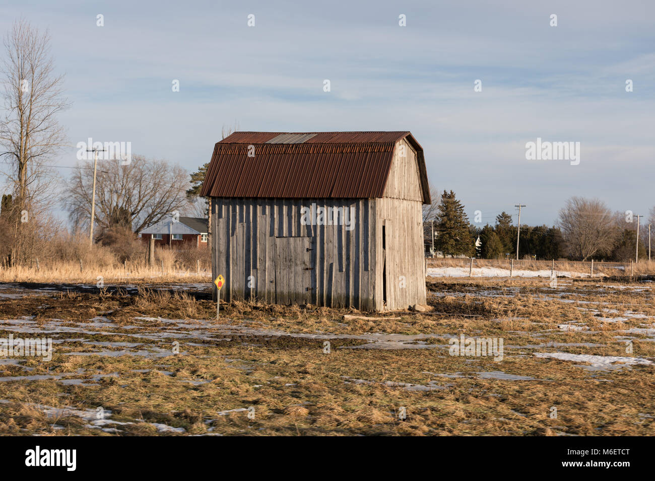 Old Shed during winter Stock Photo - Alamy