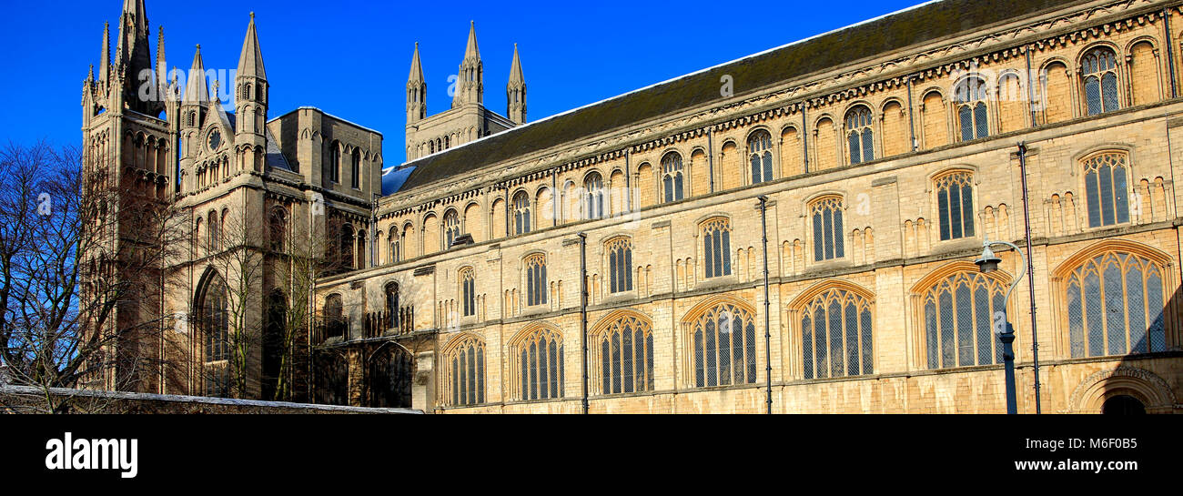 Cathedrals in snow winter snow over peterborough cathedral hi-res stock ...
