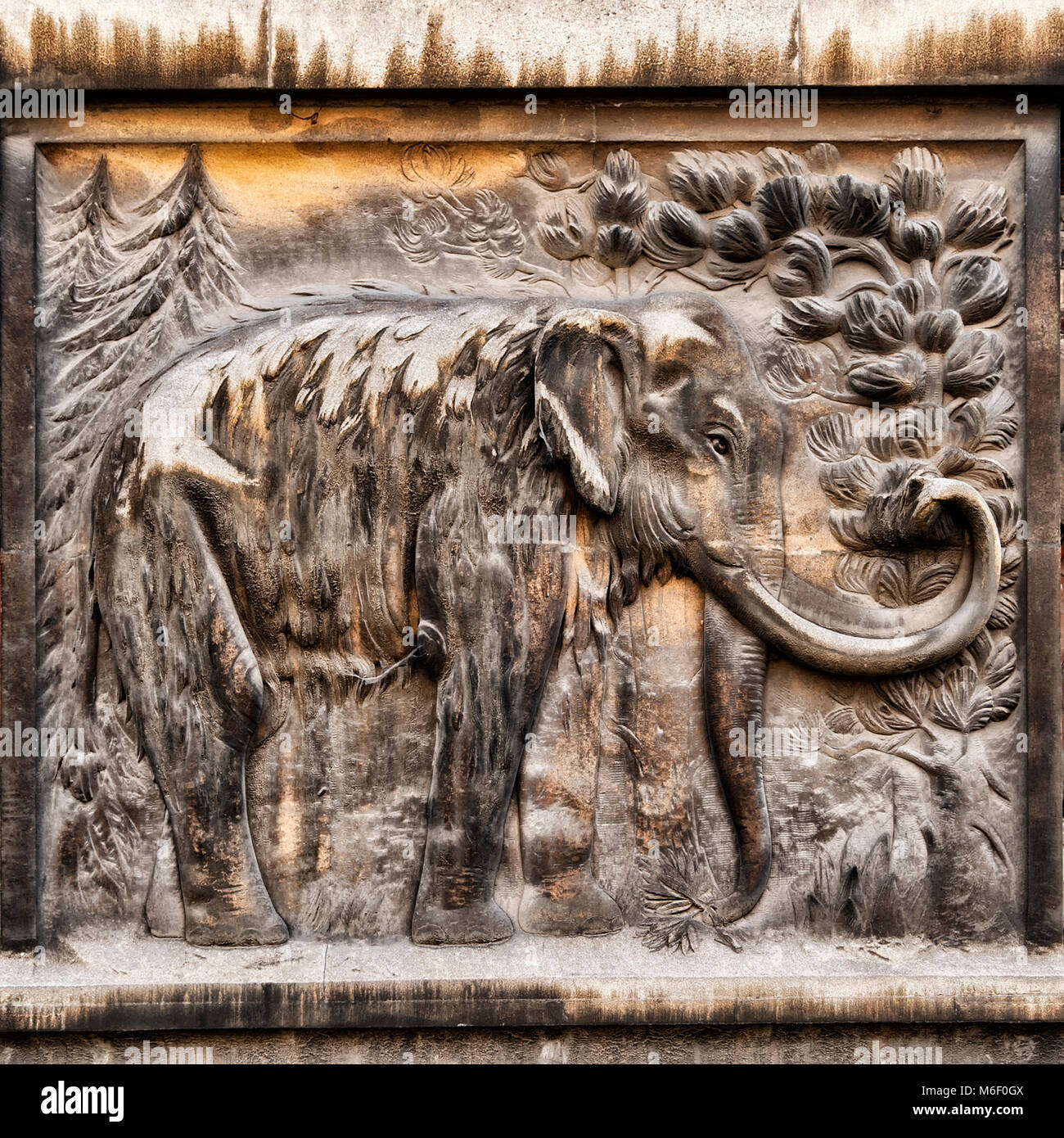 Elephant frieze hi-res stock photography and images - Alamy