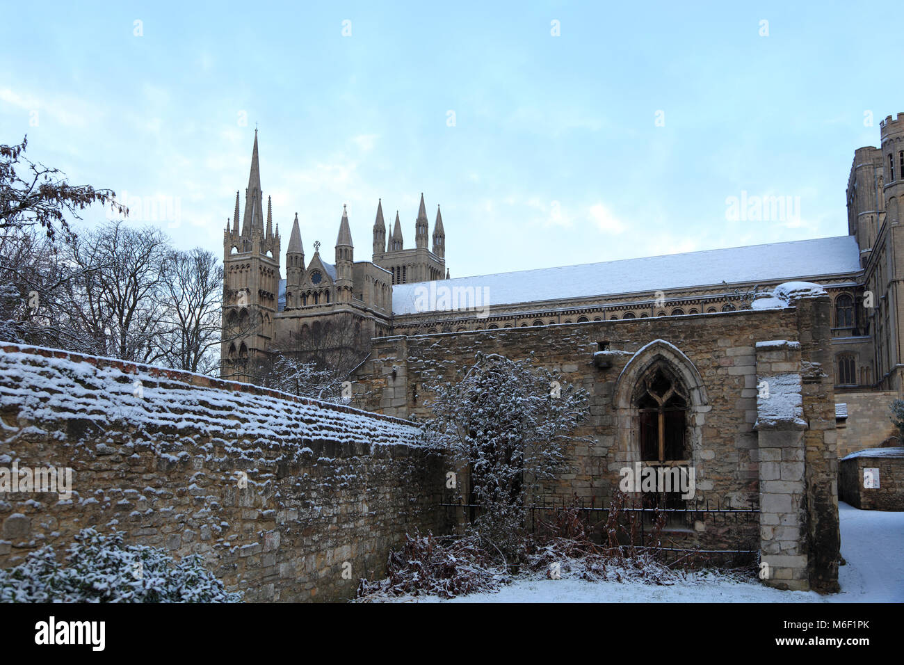 Cathedrals in snow winter snow over peterborough cathedral hi-res stock ...