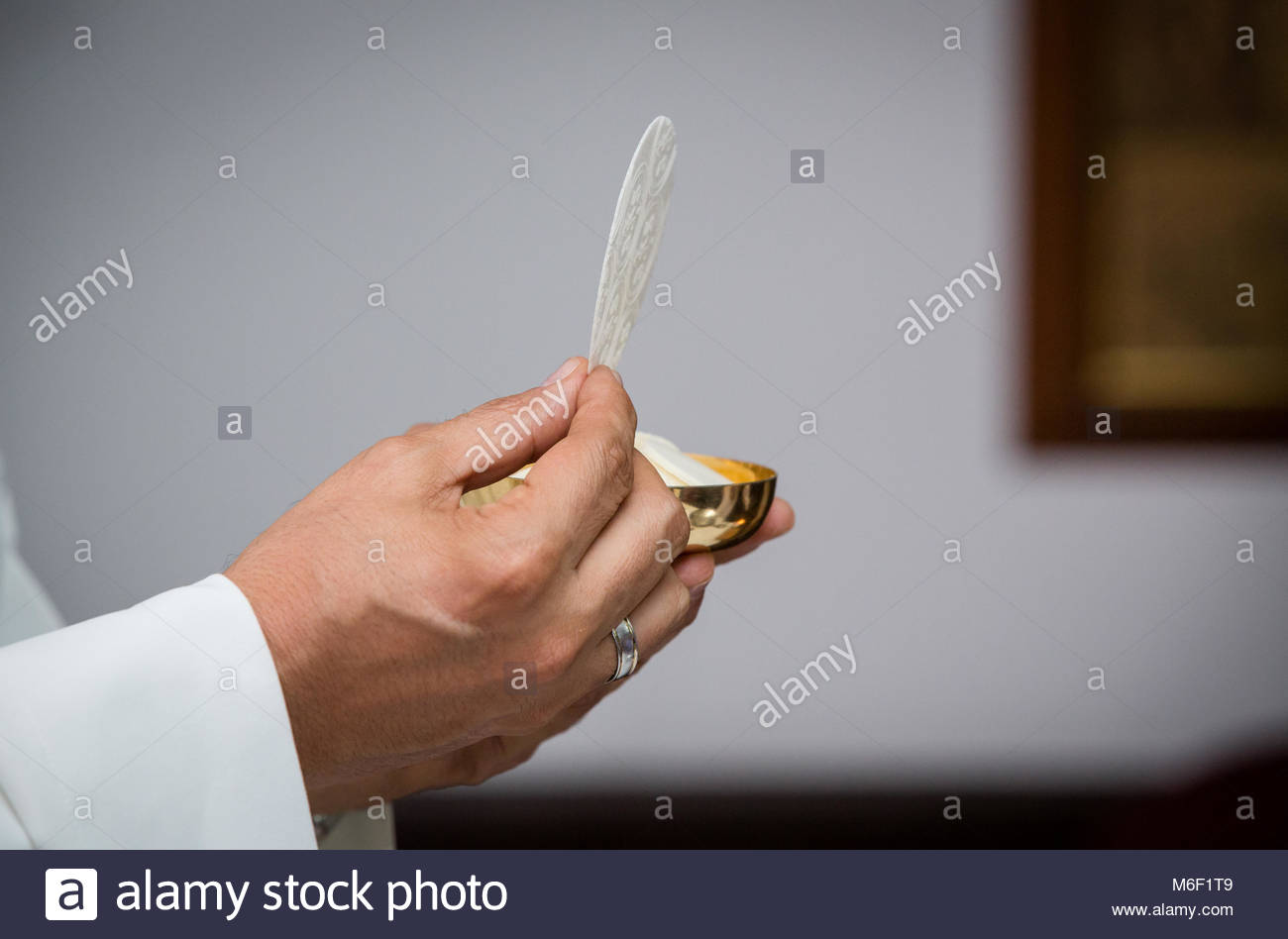 Catholic Priest Confession Stock Photos & Catholic Priest Confession ...