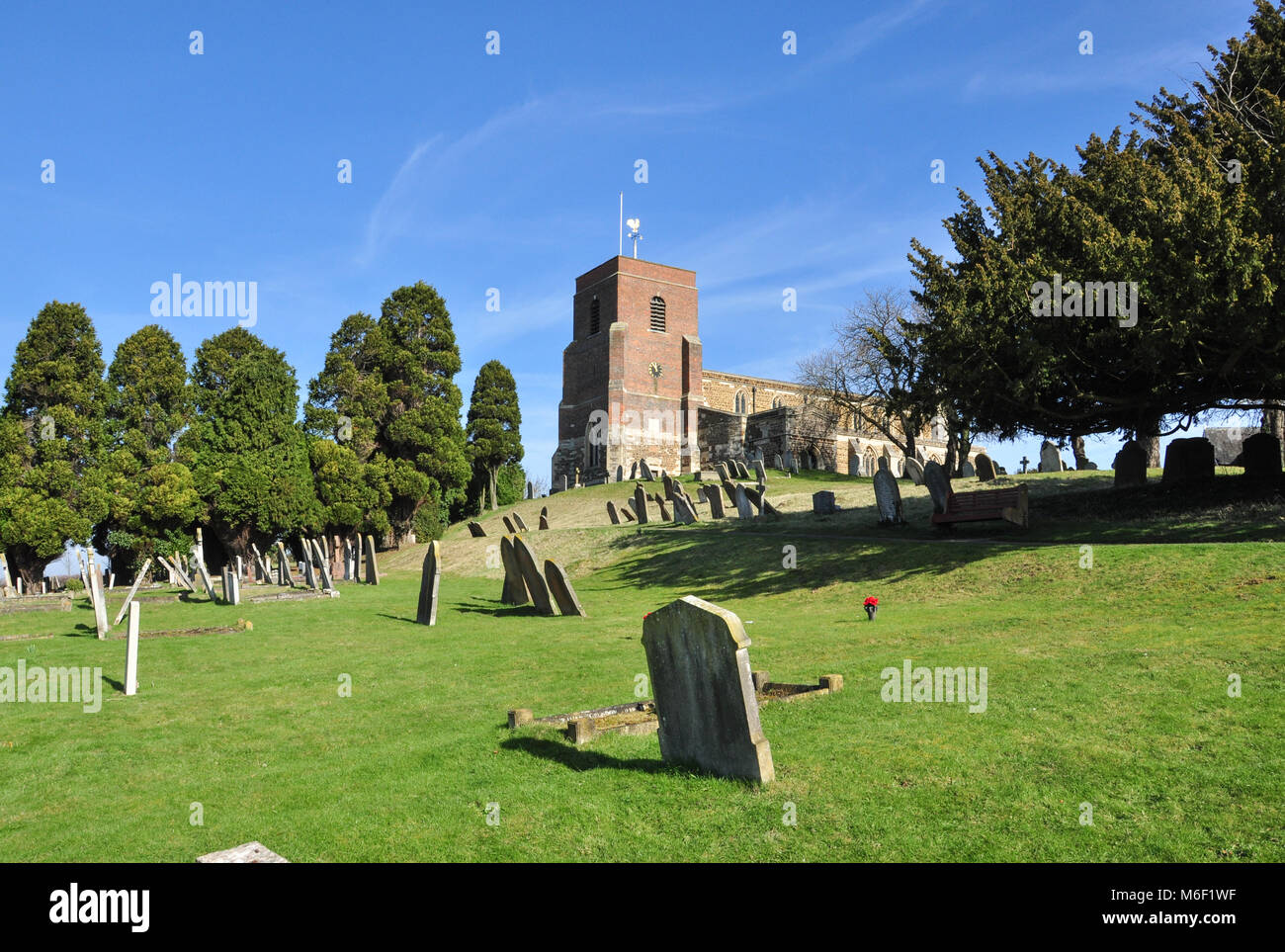 English churches hi-res stock photography and images - Alamy