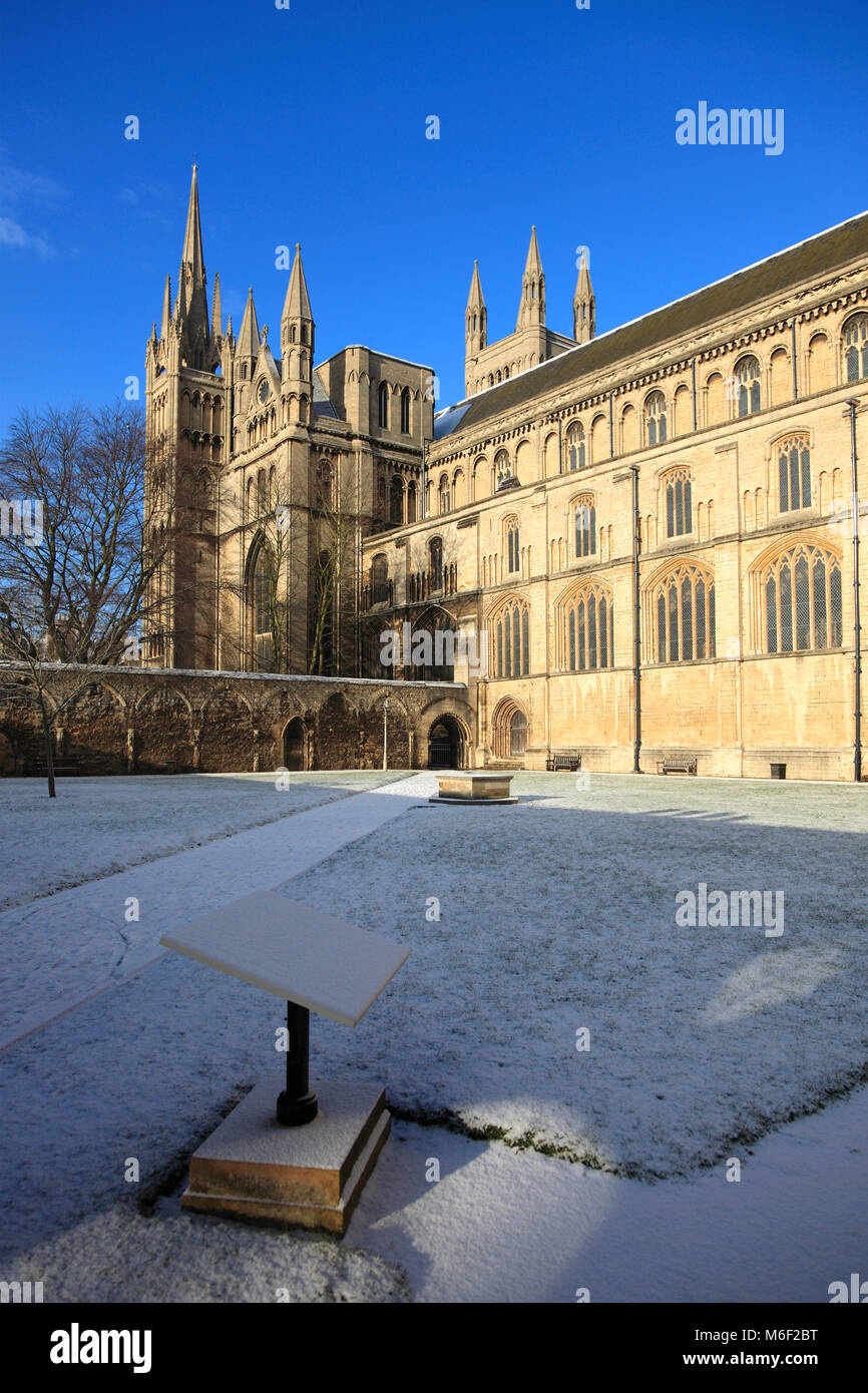 Cathedrals in snow winter snow over peterborough cathedral hi-res stock ...