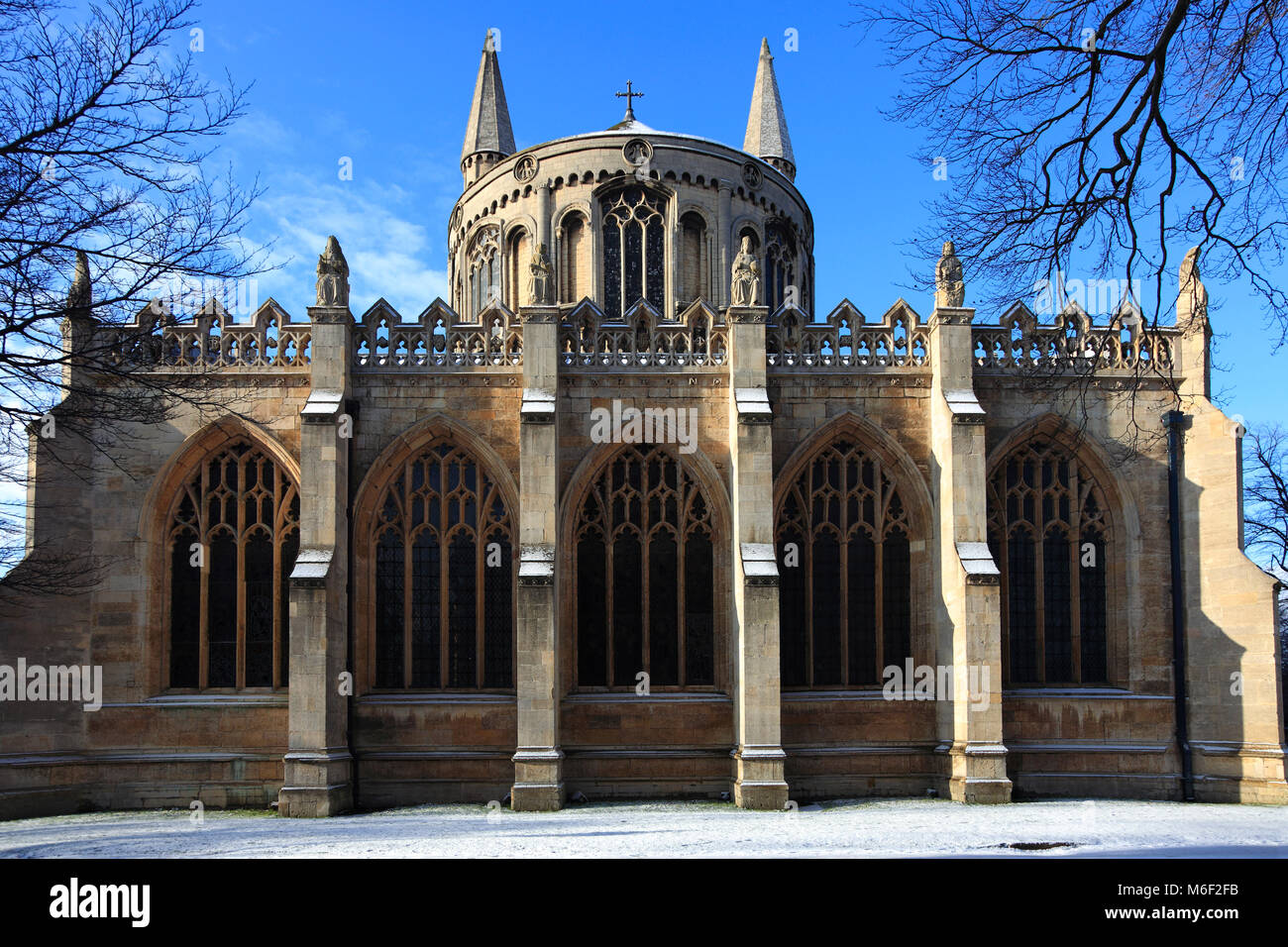 Cathedrals in snow winter snow over peterborough cathedral hi-res stock ...