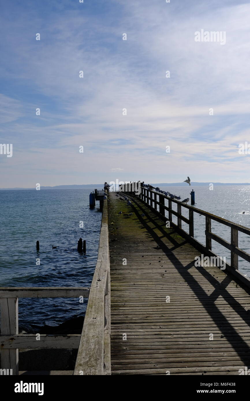 Blue sky sea port hi-res stock photography and images - Alamy