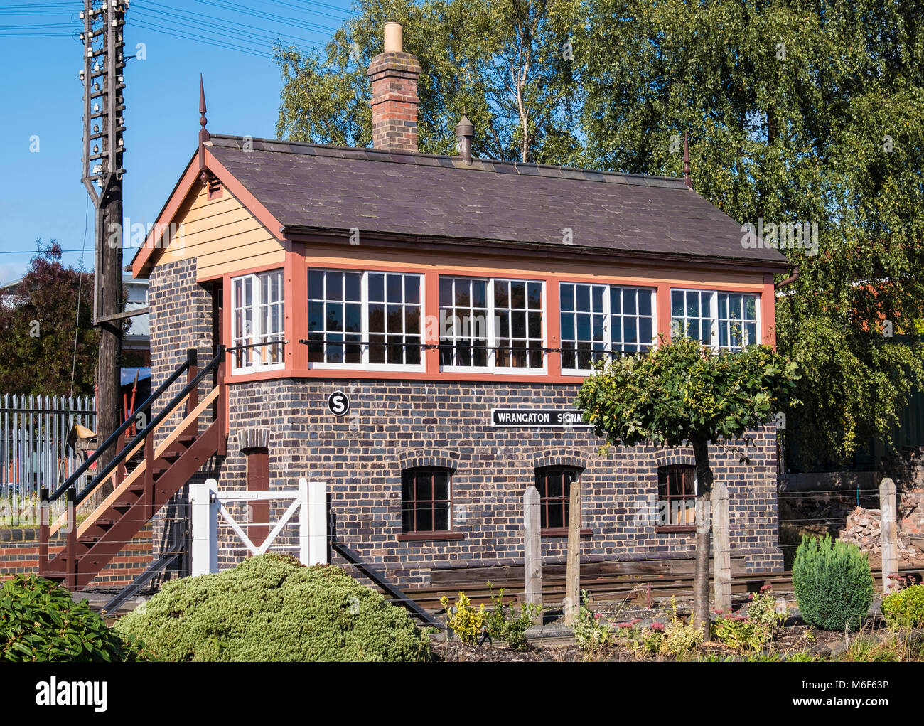 Old fashioned railway signal hi-res stock photography and images - Alamy